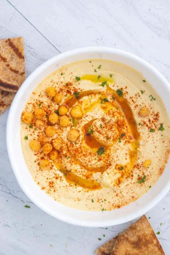 Easy Homemade Hummus Recipe (Creamy)