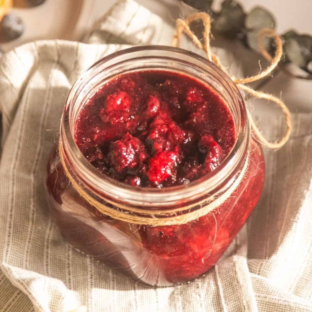Easy Mixed Berry Sauce Recipe (Using Frozen or Fresh Berries ...